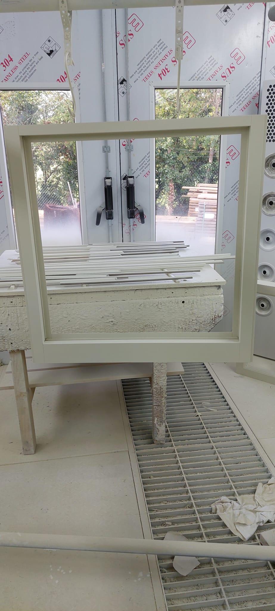 spray paintin timber