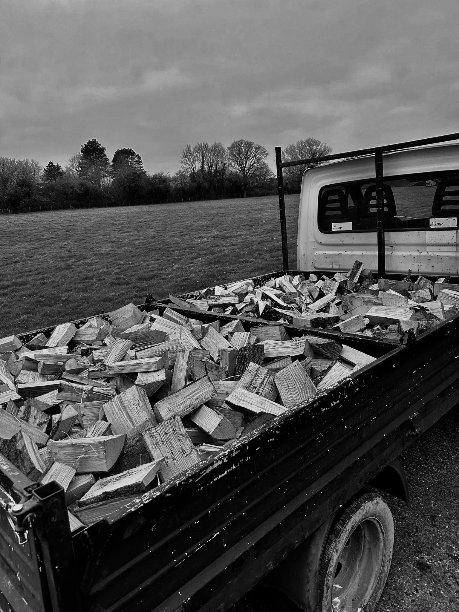 Home Page [www.holmefarmlogsupplies.com]